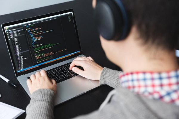 सॉफ्टवेयर इंजीनियर कैसे बने (Software Engineer Kaise Bane)? - Jacr.in