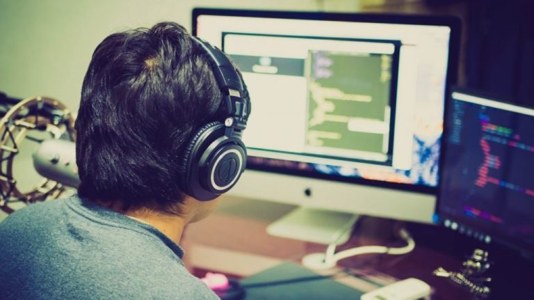 सॉफ्टवेयर इंजीनियर कैसे बने (Software Engineer Kaise Bane)? - Jacr.in